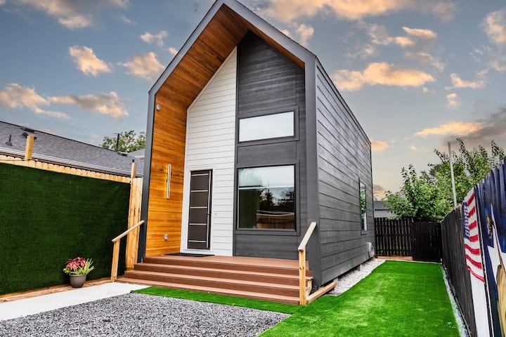 Knox Cabin Cozy Modern Hideway - Houston, TX