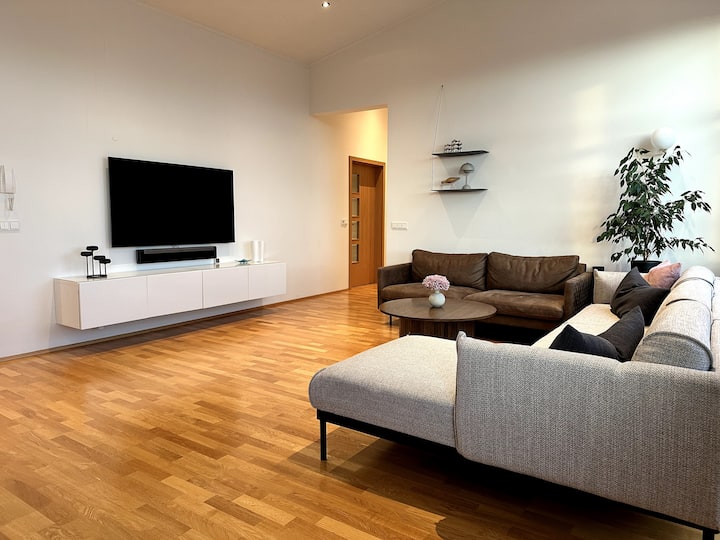 Spacious Apartment Close To Nature - Iceland