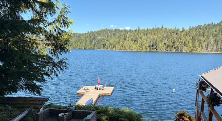 Lakefront Cabin - Sunshine Coast