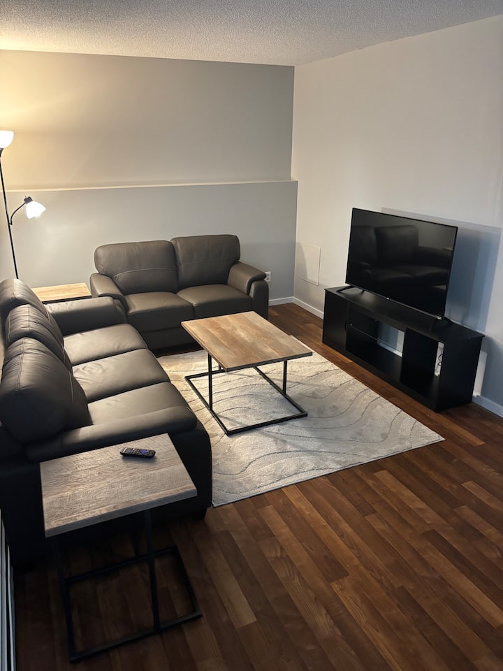 Quiet 2 Bedroom Suite - North Battleford
