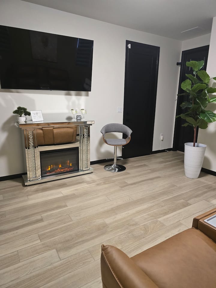 Menifee Luxury Suite - Menifee, CA