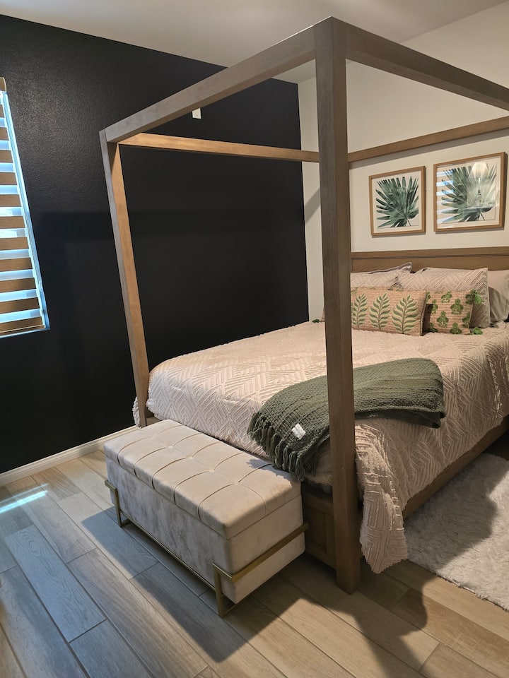 Menifee Luxury Suite - Menifee, CA