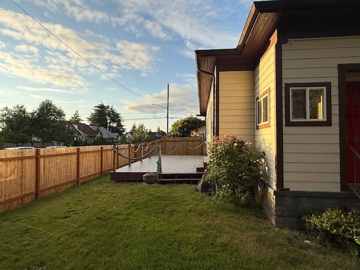 Charming Single Story Home - Ruston, WA