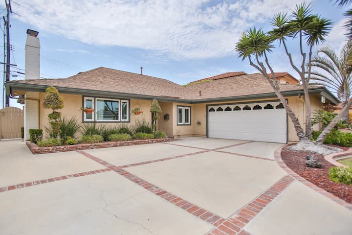 The Hula Beach House 3bd 2 Bth. - Huntington Beach, CA