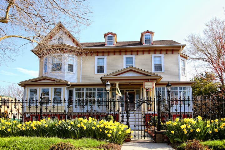 Wilbraham Mansion - Room 1 - Cape May, NJ