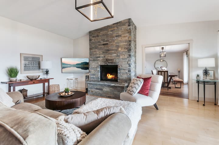 Private Villa With Lakeviews  Pool And Gardens - Summerland
