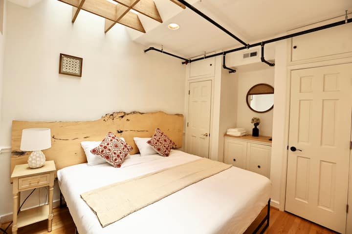 1 Urban Luxe Redefined In Central City Of Phliad - Philadelphia