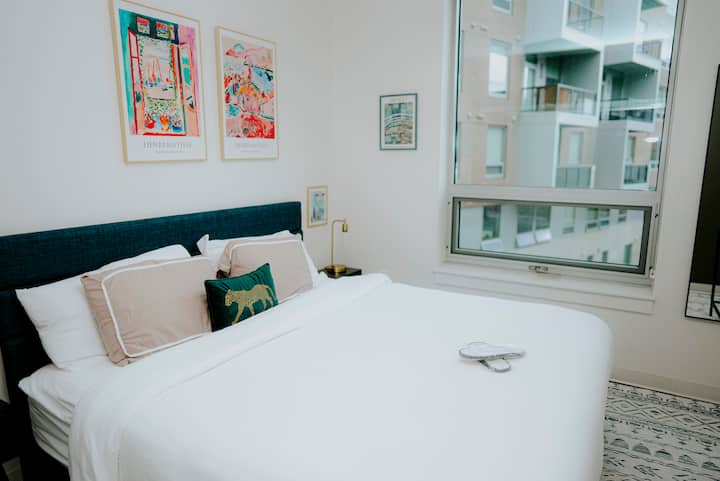 2 Bed Apt In Cambridge W/balcony Garage Parking - Boston, MA