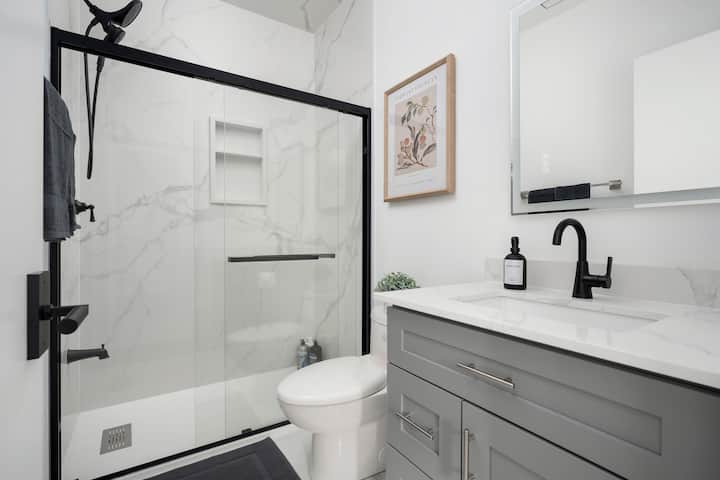 Laneway House For 6 - St. Catharines