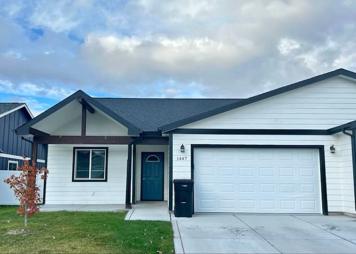 1 Bedroom/queen Bed/private Bath - Kalispell, MT