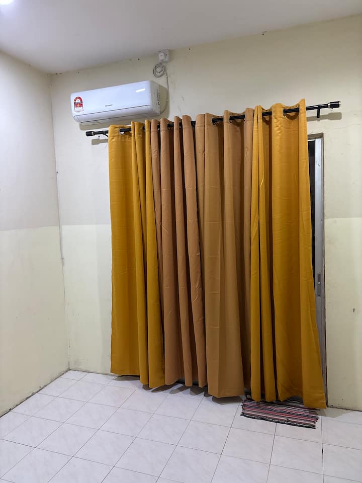 Enap Desa Bukit Gambang - Gambang