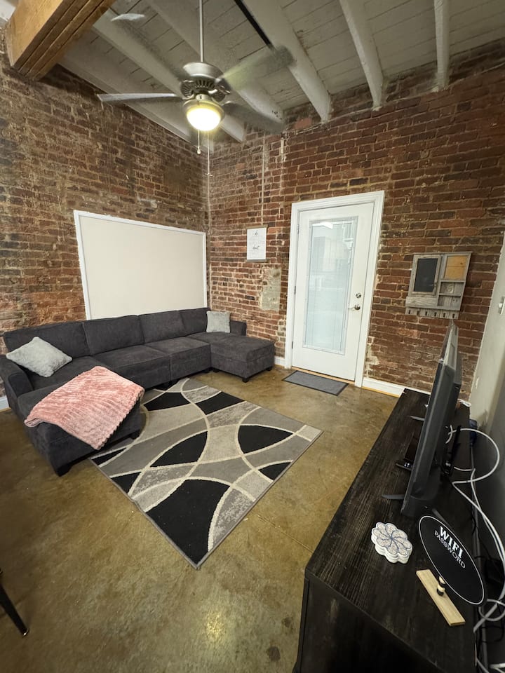 Downtown Richmond 1br/1bath Loft - Richmond, VA