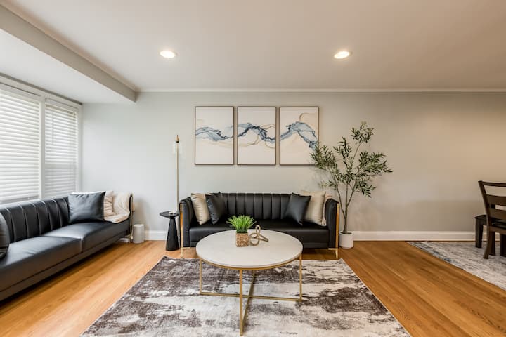 Fully Furnished Stylish 3br Apt Near Highways - Skokie