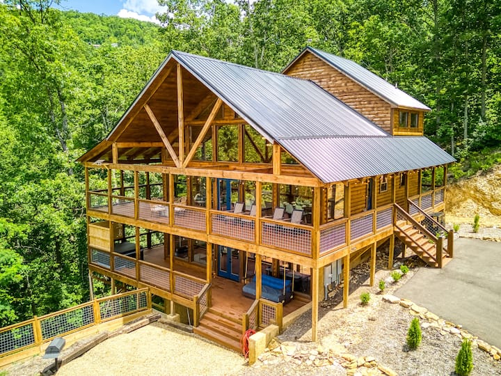 Moonlight Cabin • Spacious Stay In Smoky Mountains - Townsend, TN