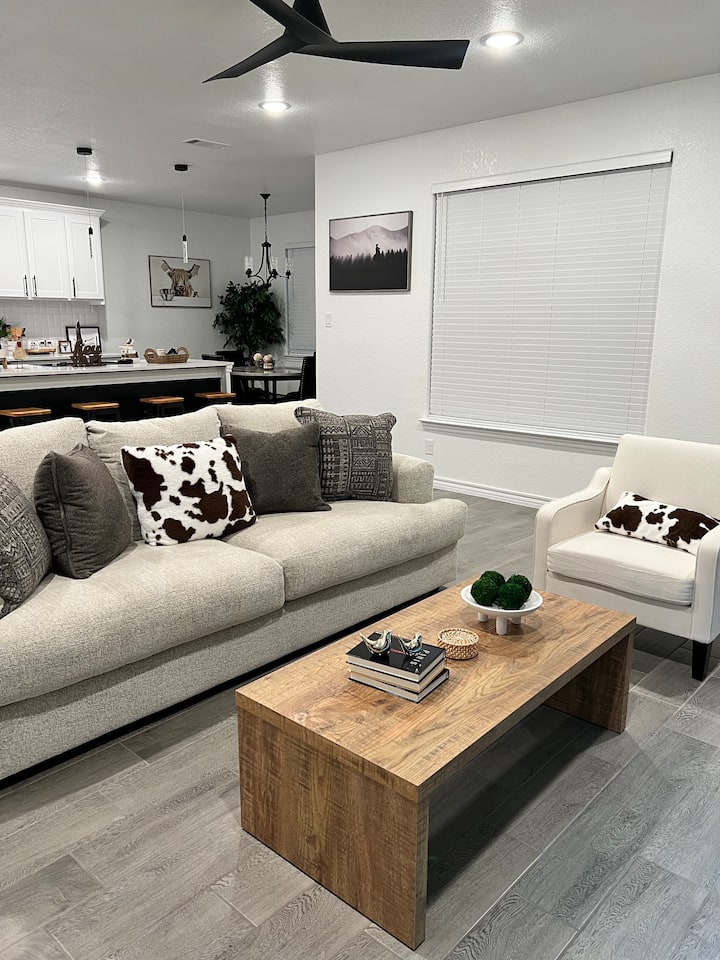 Western Gateway By The Stockyard - Fort Worth, TX