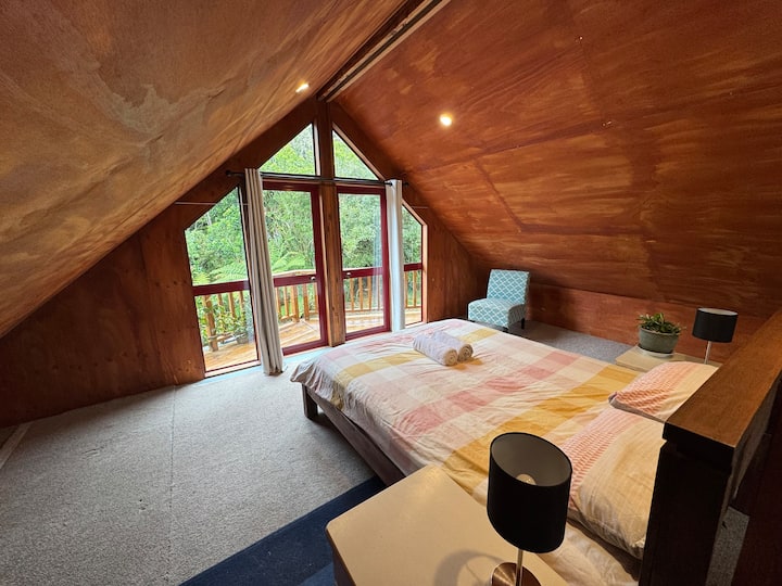 Oak House, Driving Creek Retreat - Coromandel