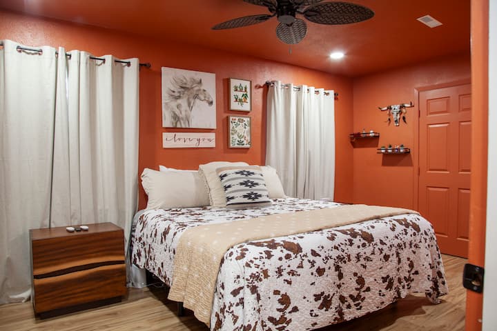 Cozy Modern 2br Retreat In North Dallas - Richardson, TX