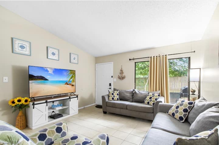 22 Min 2 Beach|self Check In|sleep 6|wd|bbq|wifi - Brent, FL