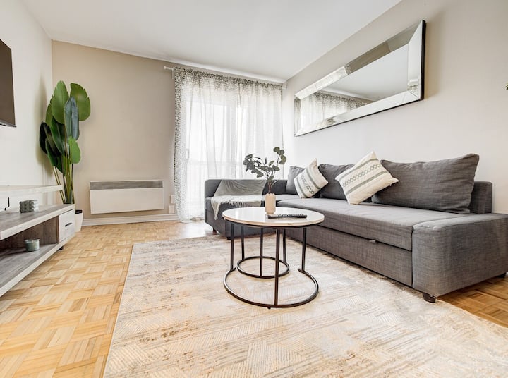 Stylish Retreat W/ Montreal City Views - Montreal