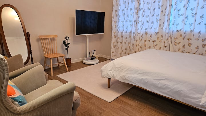 [수원행궁 창룡문 어바닉] Urbaniq 사랑 친구 가족 추억 행궁동 여행 맛집 쉬고싶다 - Suwon