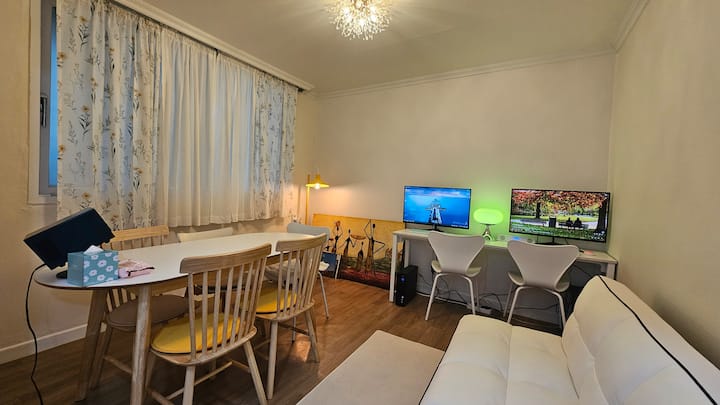 [수원행궁 창룡문 어바닉] Urbaniq 사랑 친구 가족 추억 행궁동 여행 맛집 쉬고싶다 - Suwon