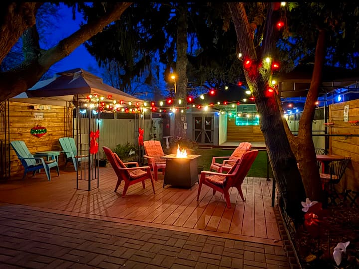 Cozy Toes & City Glows/sleep 4/d.t T.o 20min - Toronto