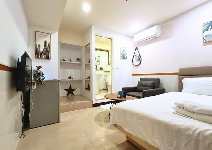Trendy Taipei Retreat 1min To Mrt, 1min To 7-11 - 內湖區