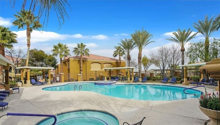 Modern One Bedroom Condo - Henderson, NV