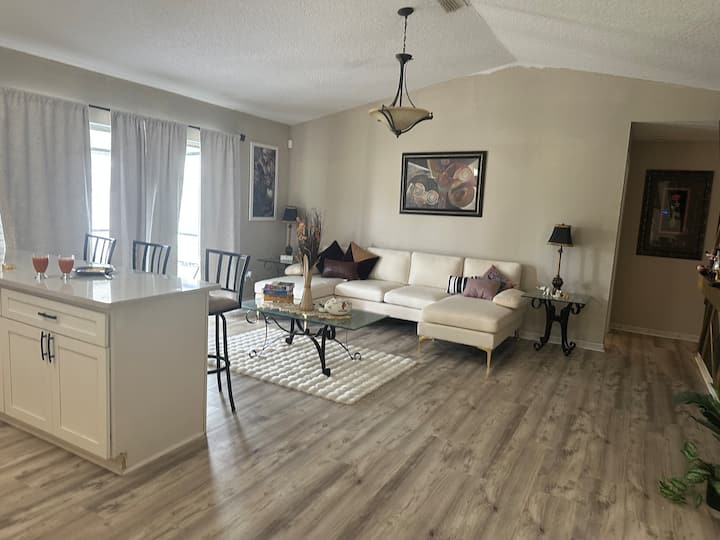Family-friendly Home Near Magic Kingdom - Deltona, FL