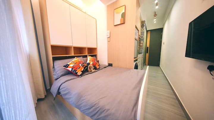 Downtown Cwb Gem With Balcony | Perfect For Couple - Sham Shui Po