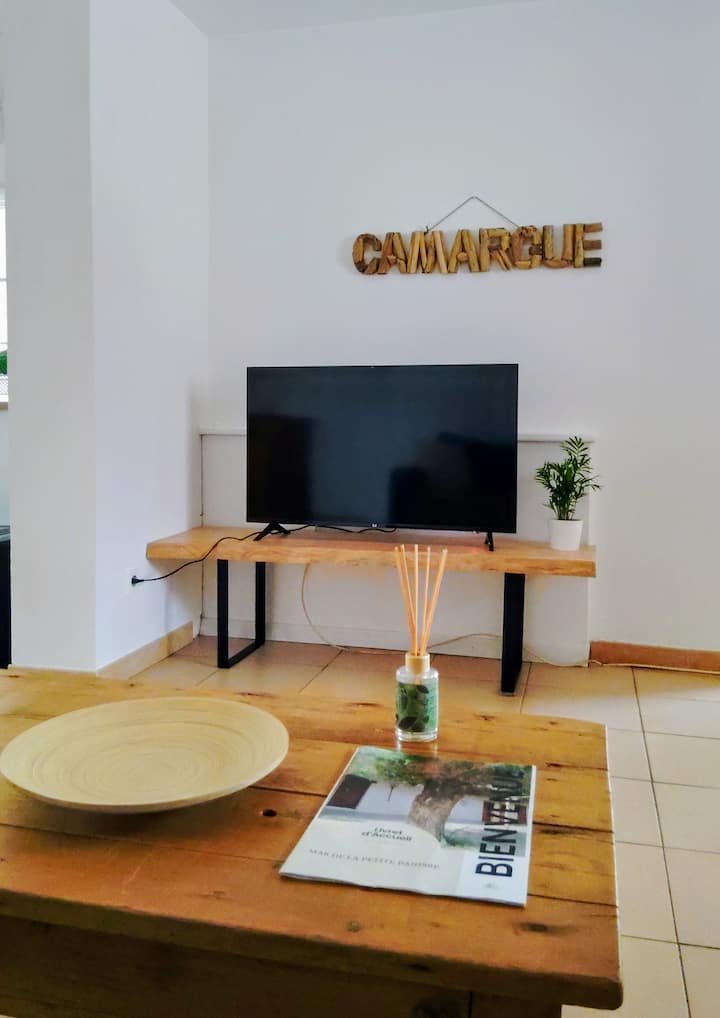 Gîte Avec Jardinet Privé Dans Mas éQuestre - Saint-Laurent-d'Aigouze