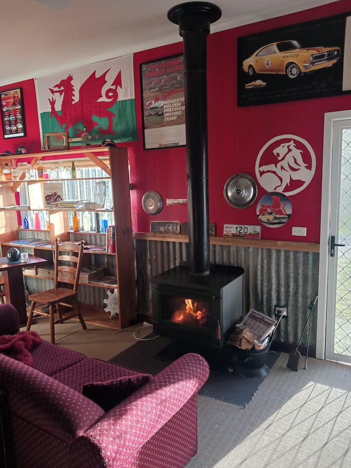 Man Cave With Pizzazz - Korumburra