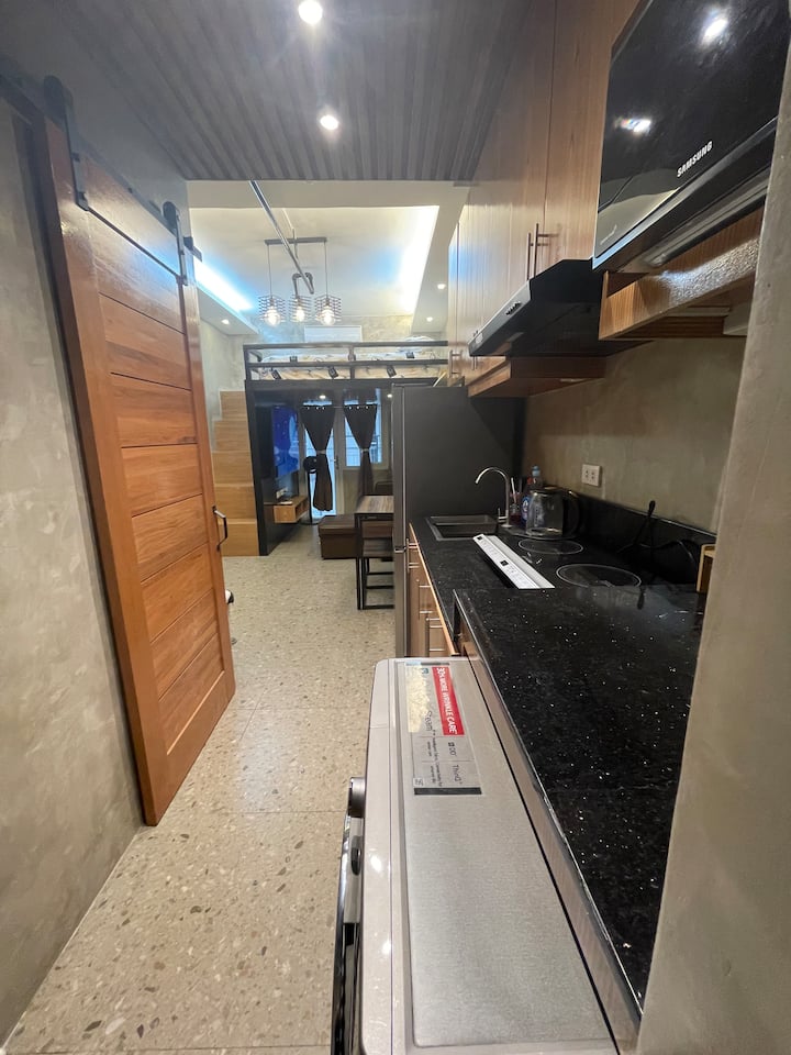 Condo Studio Unit For Staycation In Quezon City - Quezon City