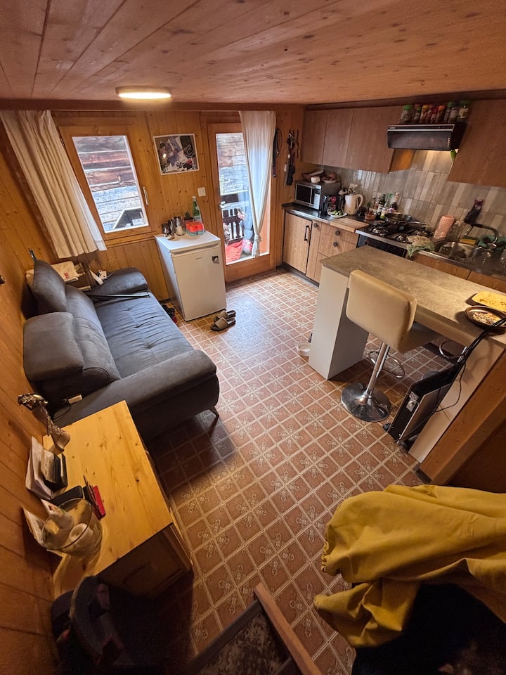 Backpacker/skateboarder House - Randa