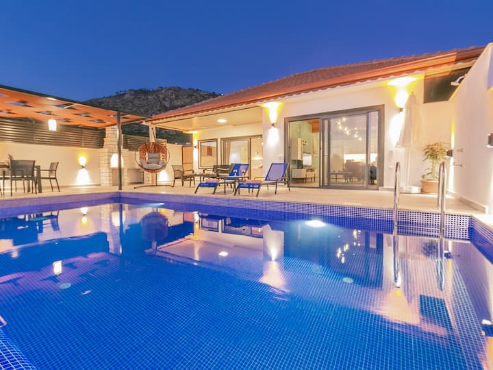 Doğa İLe İç İçE ÖZel Havuzlu Tatil Villası - Kalkan