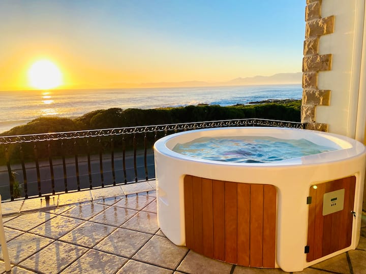 Casa Balena, Seafront Hot Tub / Summer Splash Pool - Franskraal