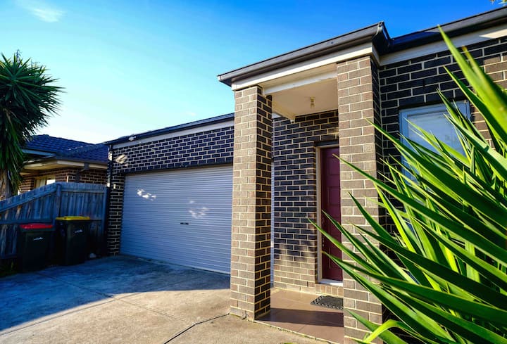Homely Retreat-4 Minutes From Pacific Werribee - Werribee