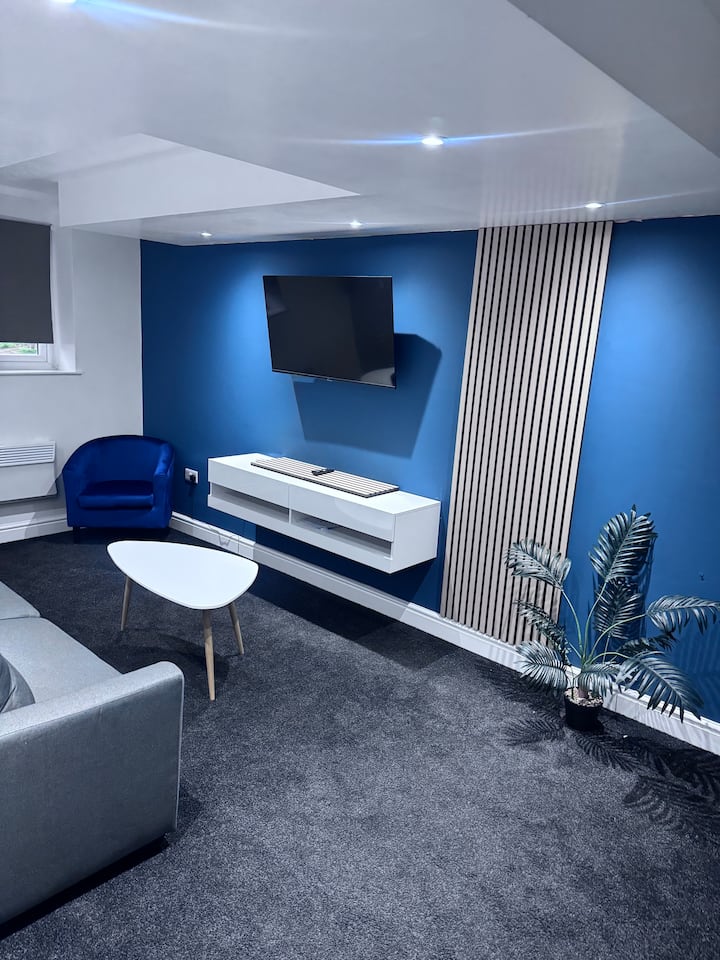 5 Bedroom | Free Parking | Near City Centre | Wifi - Wolverhampton