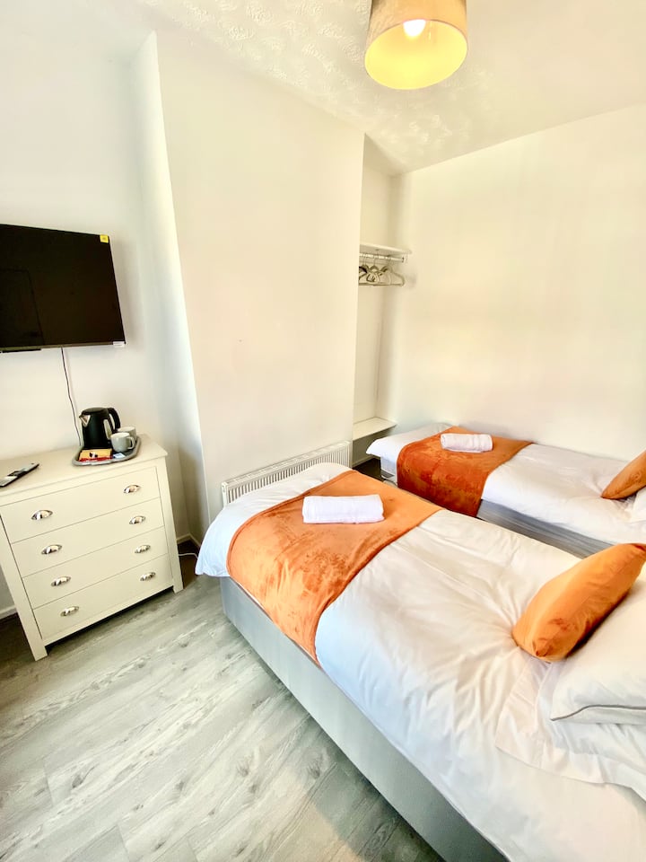 Modern Liverpool Stay | Long Stay 50% Off! - Liverpool