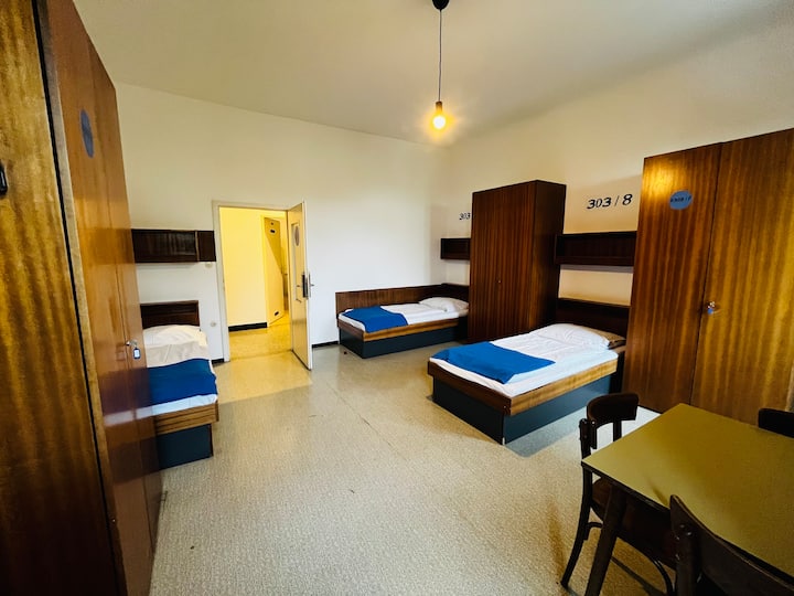 Numbr25 - Budget 3-bed Room - Graz