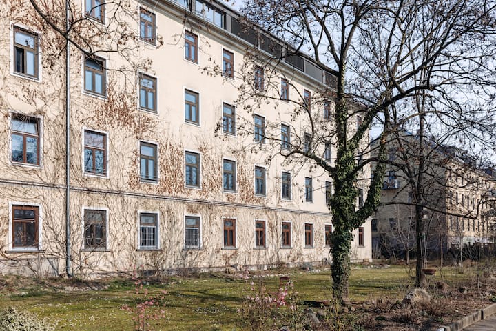 Numbr25 - Budget 3-bed Room - Graz