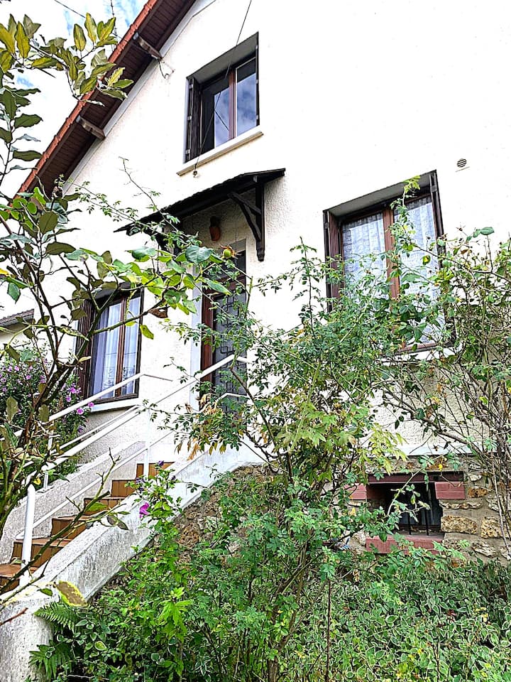 Le 5 De Sainte-gen' - Un Paisible Pavillon - Les Ulis