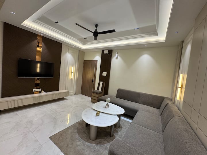 Vaayu Ganga 3bhk Assi Road & 10 Mins To Temple - Varanasi