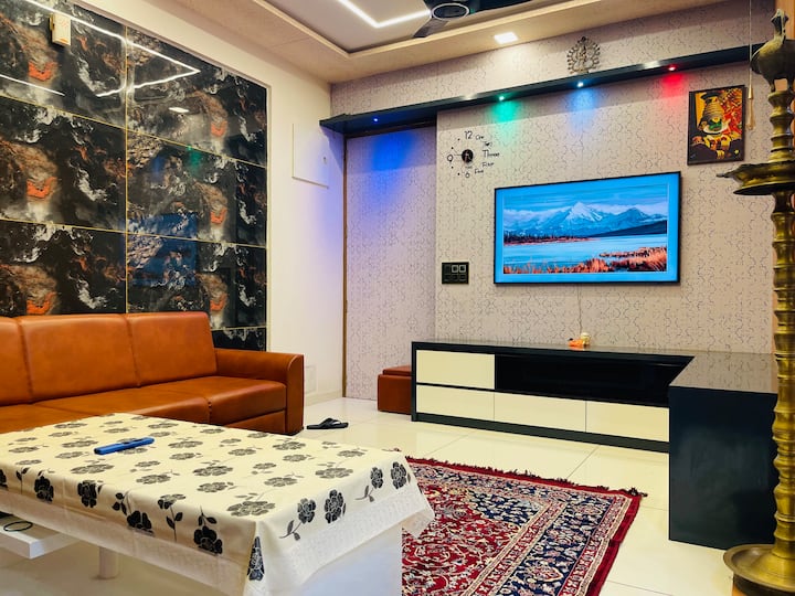 Shoot-ready Furnished Apartment – Perfect Lighting - Ahmadabad