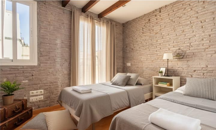Comfy Groupflat For 15ppl Near Las Ramblas & Beach - Barcelona
