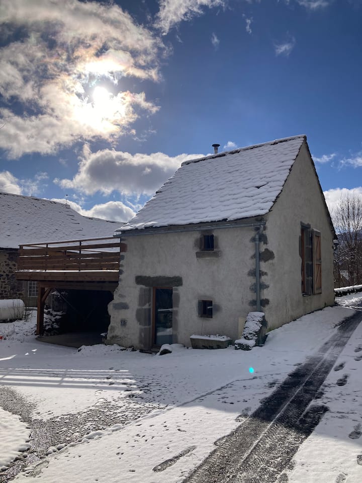 La Loge De Dienne Au Pied Du Puy Mary - Cantal