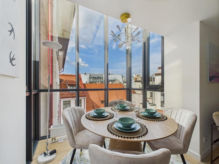 Top-floor Apartment With Old Town Courtyard Views - Riga