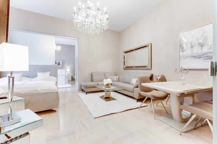 Royal Residence Apartments In The Heart Of Prague - Prag