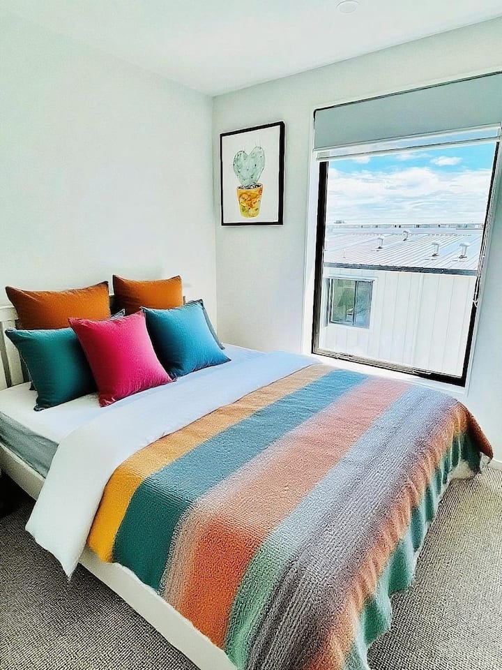 3 Bedroom Townhouse Near Cbd With Backyard - Auckland