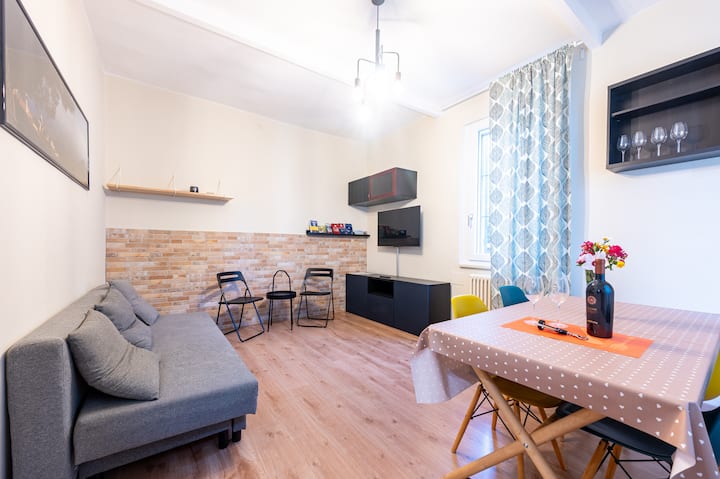 Cozy Apartment Walk To City Center & Train Station - Parma